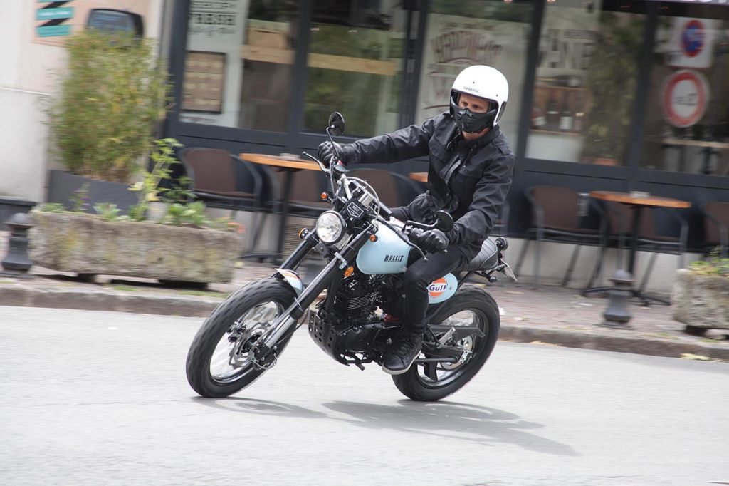 Essai Bullit Hero 125 Édition Limitée Oil Gulf : Il n’y en aura pas ...