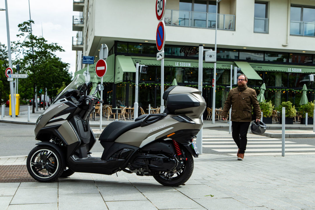 Essai Peugeot Metropolis 400 SW : Le lion voit plus grand - Urbaanews...