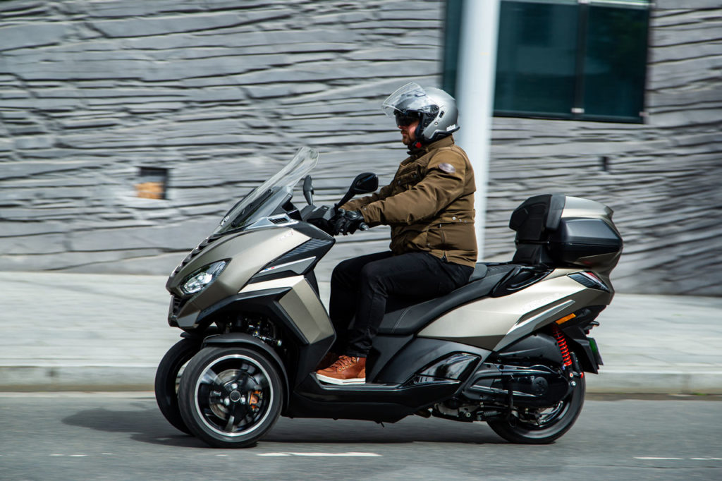 Essai Peugeot Metropolis 400 SW : Le lion voit plus grand - Urbaanews...