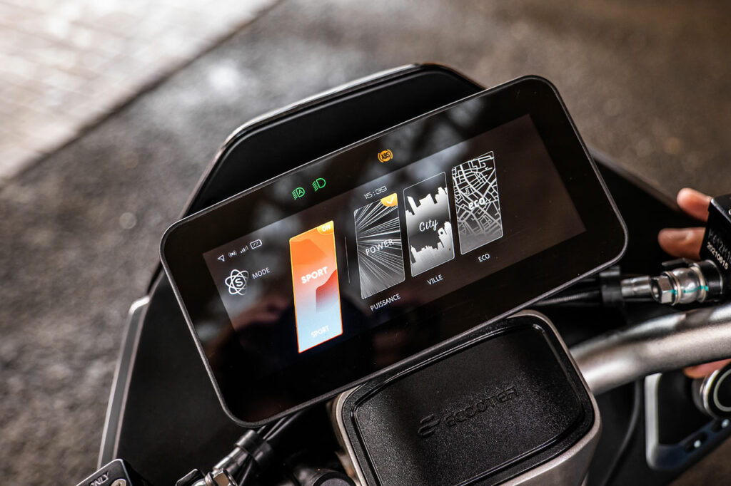 Essai scooter électrique Orcal Ecooter E5-R : original et connecté ...