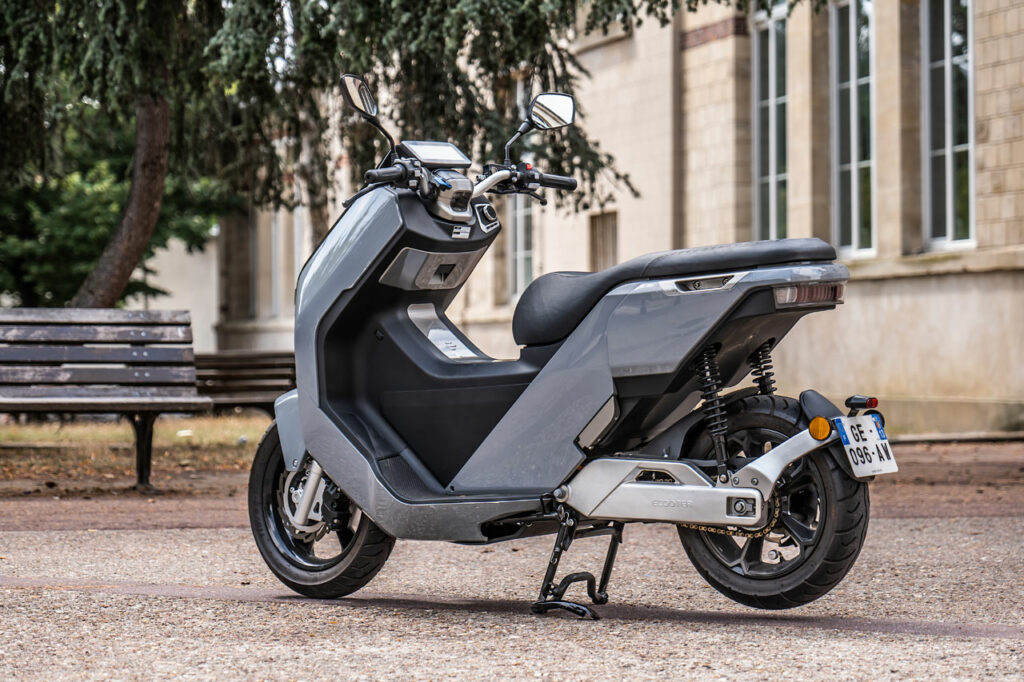Essai scooter électrique Orcal Ecooter E5-R : original et connecté ...