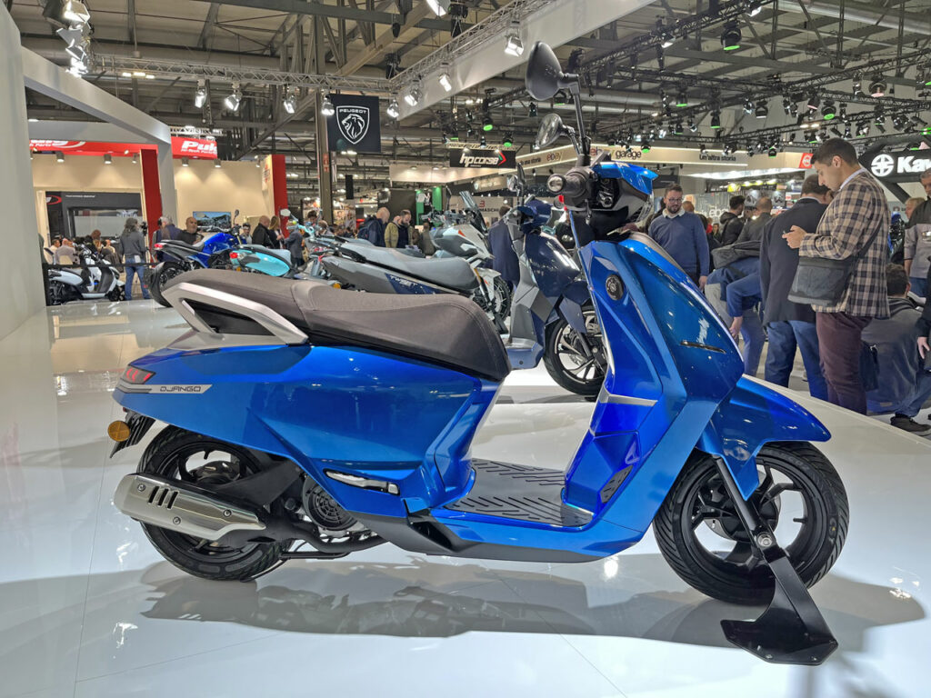 Salon de Milan EICMA 2022 : Scooter Peugeot Django Evo 125 - Urbaanews...
