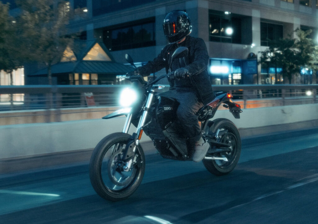 Zero Motorcycles : La FXE s’habille en noir - Urbaanews...