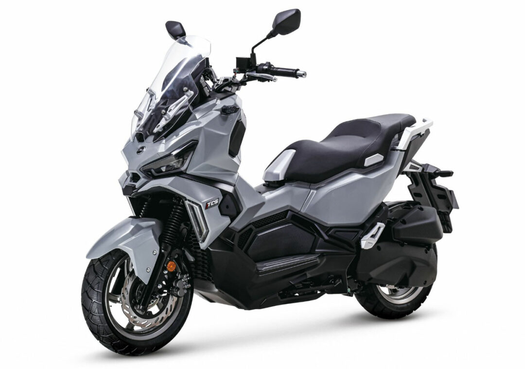 ADX 125 : Le nouveau crossover urbain SYM est disponible - Urbaanews...