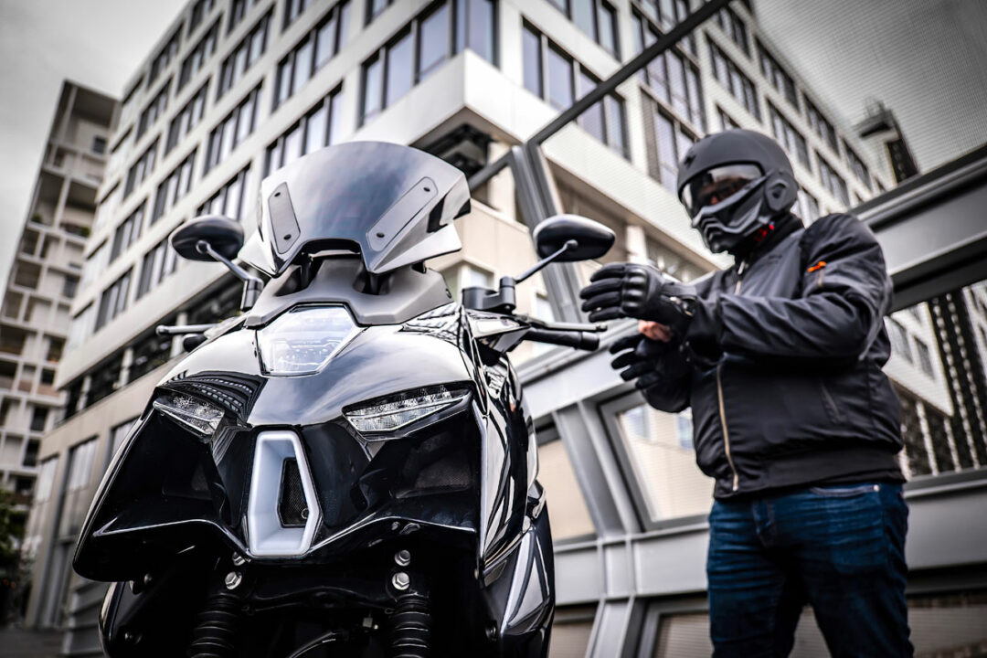 Essai Zontes 125M : Le GT suréquipé à prix contenu ! - Urbaanews...