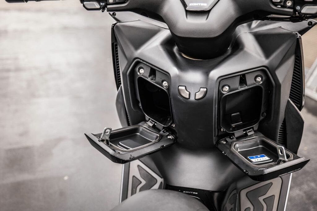 Essai Zontes 125M : Le GT suréquipé à prix contenu ! - Urbaanews...