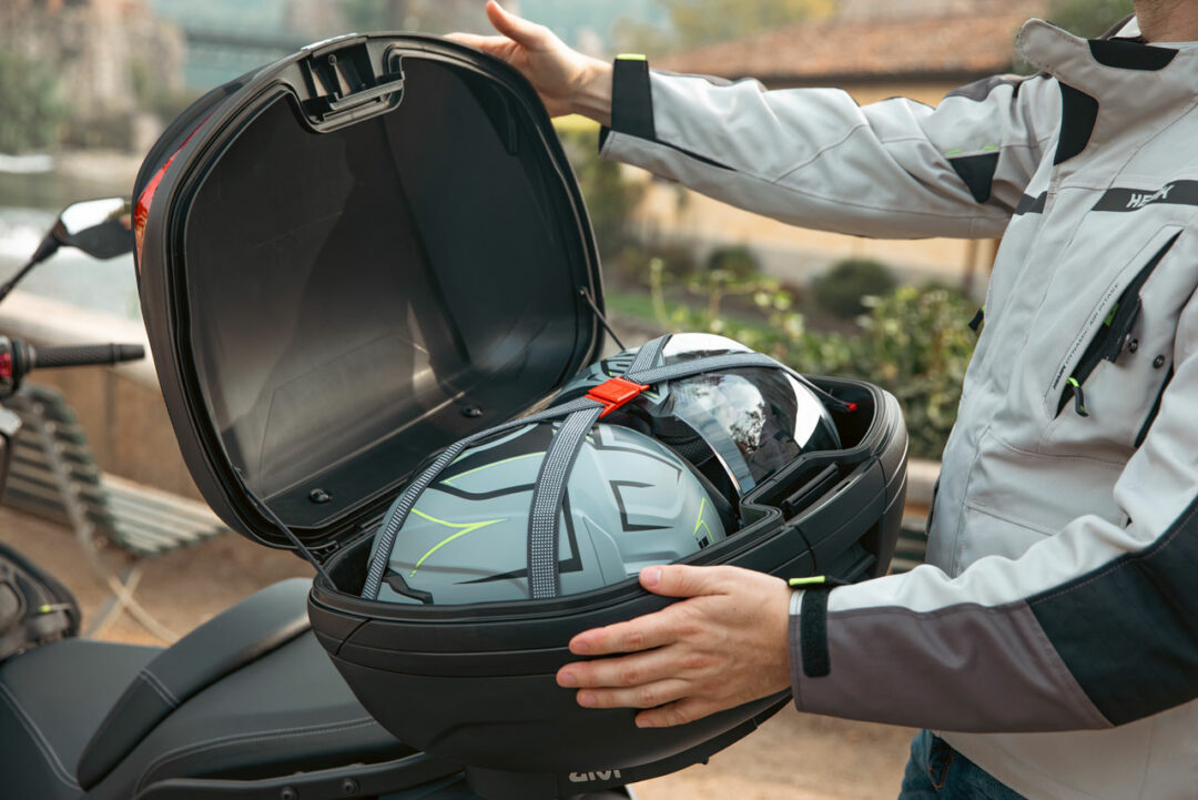 Top case Givi V45 Arena : la nouvelle star urbaine - Urbaanews...